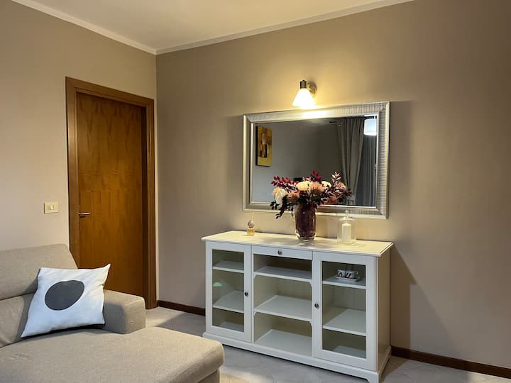 Lovely Apartment Parma - Parma