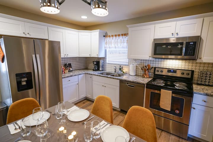 Quiet House 3bd/2ba With A King Bed - Charlotte, NC