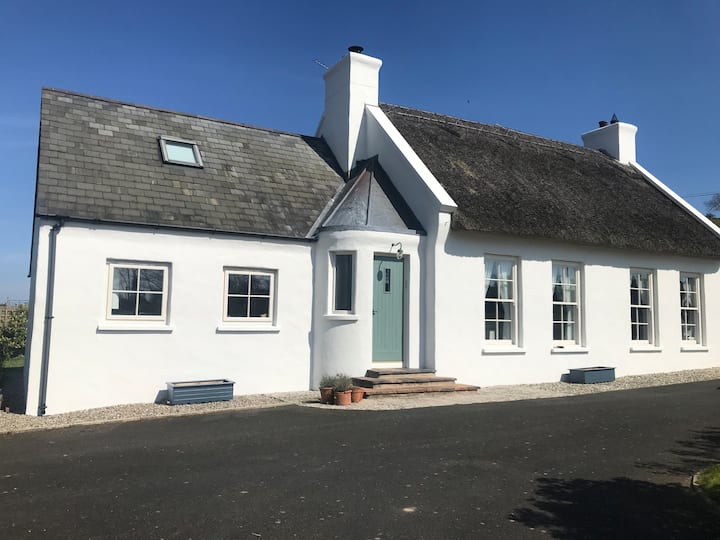 Lovely Large Thatched House, Strangford Area - Portaferry