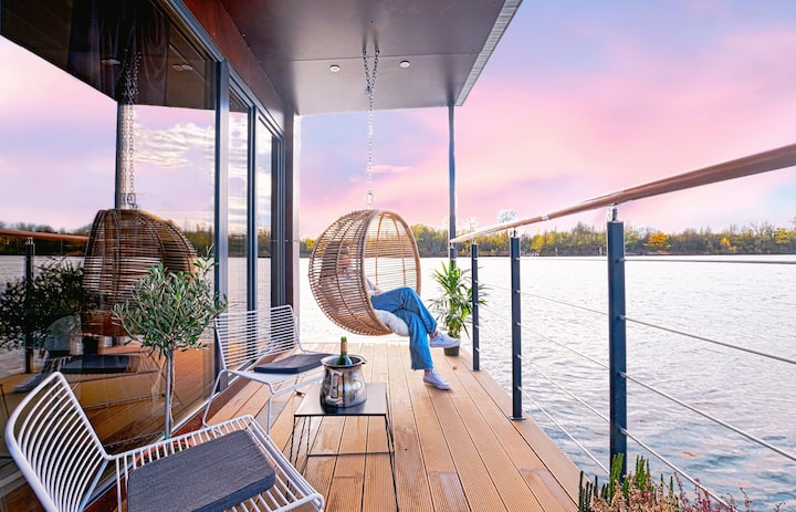 Suite 5*: Nid D'amour Sur L'eau Avec Jacuzzi - Yvelines