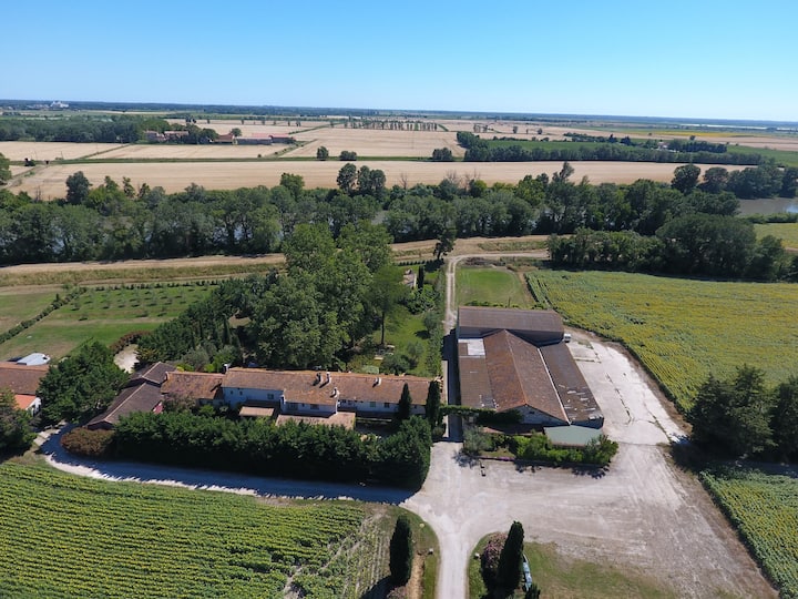 Appartement 4 Chambres  8 Personnes à La Campagne - Arles