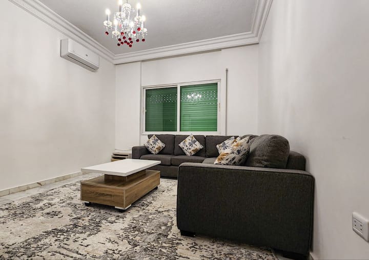 Spacious Retreat In Vibrant Amman | Sleeps 9 - Amman