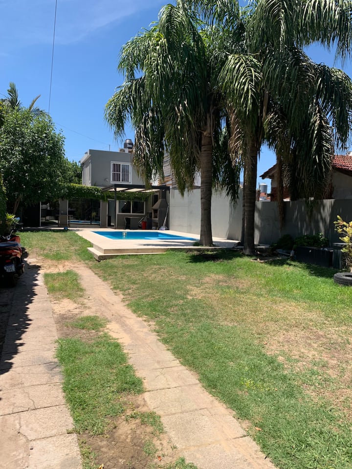 Casa Con Pileta Y Jakuzzi - Merlo