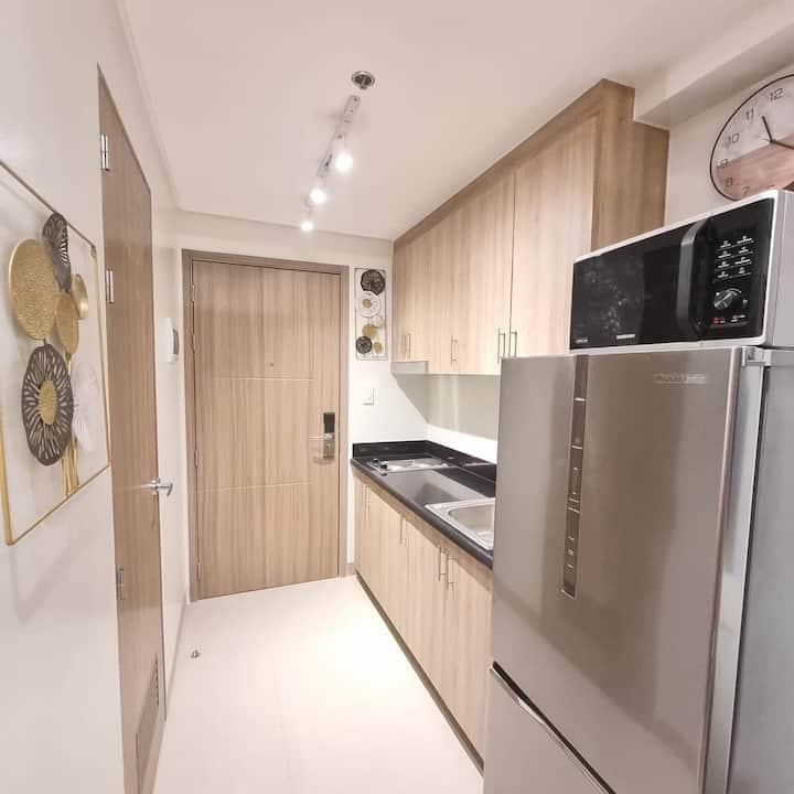 Shore 2 Staycation Suite - Manila