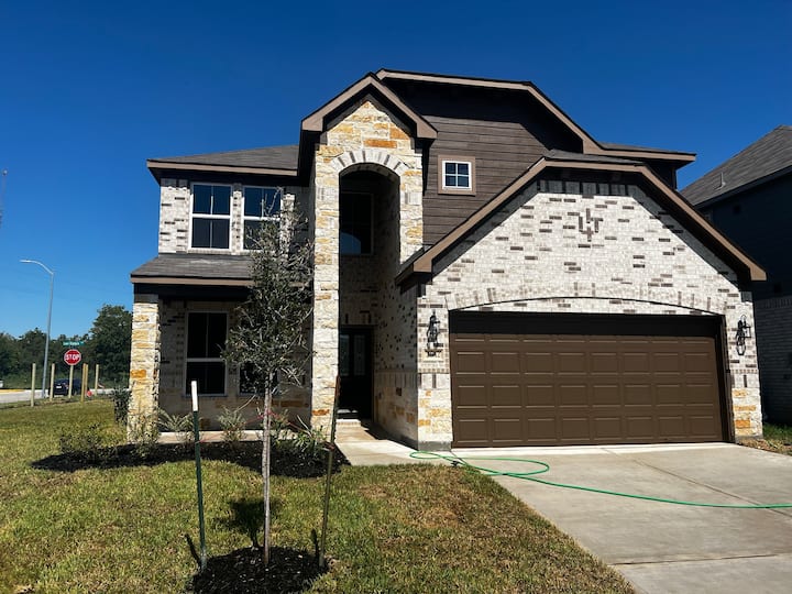 Home In Missouri City - Sienna