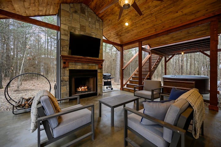 The Star Inn - Cabin Sleeps 6 With Hot Tub! - Broken Bow, OK