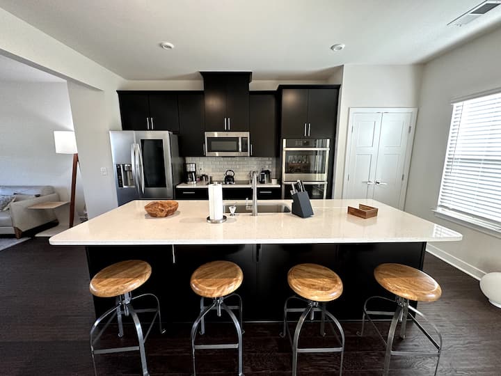 Cozy, Sophisticated Home - Greenville, SC