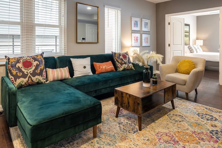 Stunning 2br Apartment Near Downtown - Cincinnati, OH