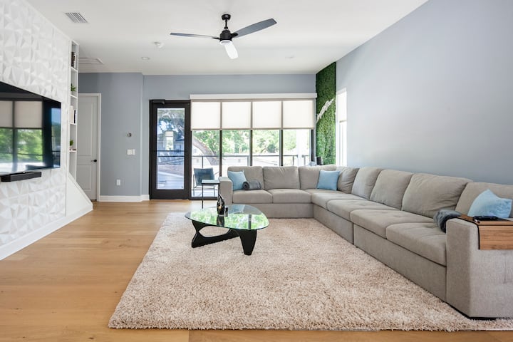 Brand New Modern Tampa Townhouse - Tampa, FL