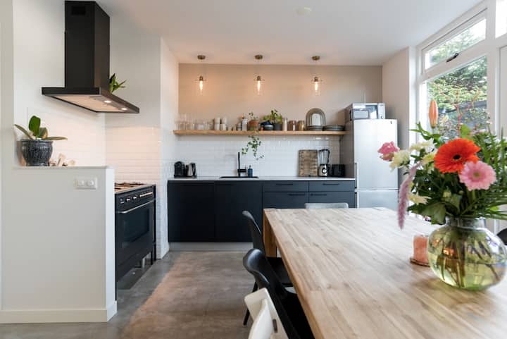 Spacious & Warm (Family) House In A Quiet Area - Amsterdam