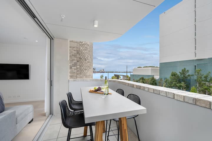 Waterside -Gym-free Parking-chic Living-views-cbd - Newcastle
