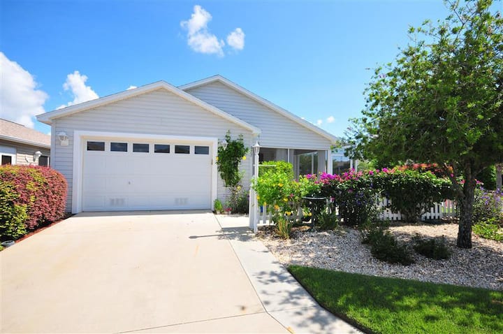 Experience The Fun And Excitement Of The Villages In This Beautiful Patio Villa. - Leesburg, FL