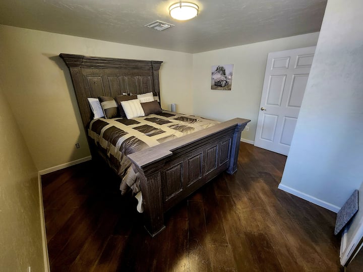 Saguaro Oasis - Arizona-Sonora Desert Museum