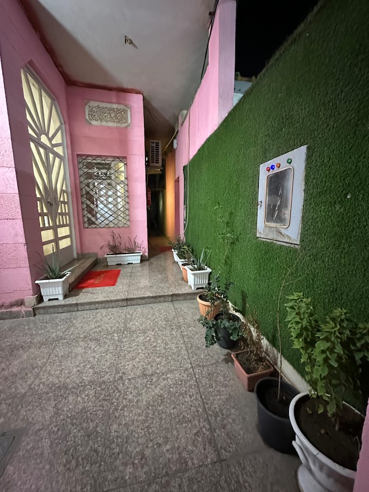 Home With Full Service In Center Of Basra - Iraq