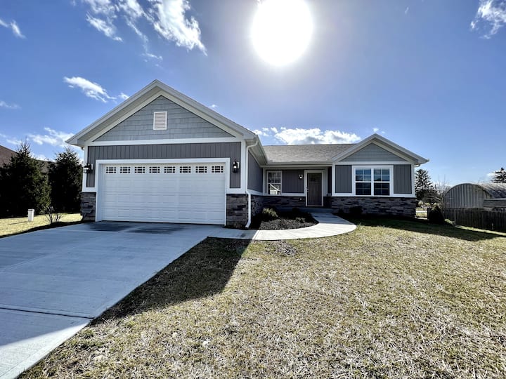Brand New Country Home - Minutes From Miamisburg - Carlisle, OH