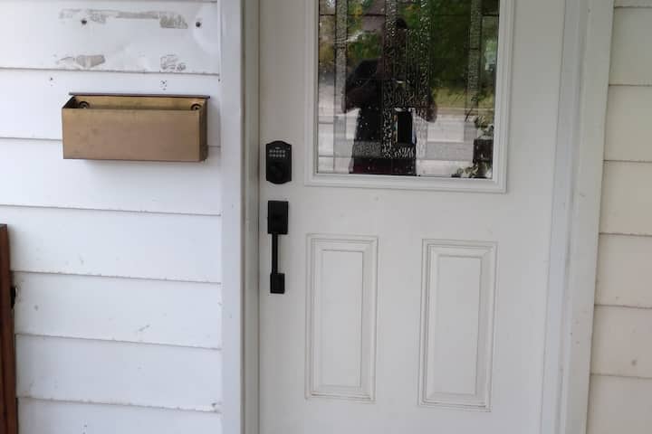 Cozy Central 3-bedroom Home (Sleeps 3) - Western University