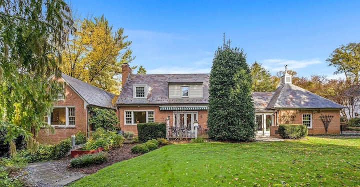 Chevy Chase Basement Apartment, Separate Entrance! - Bethesda, MD
