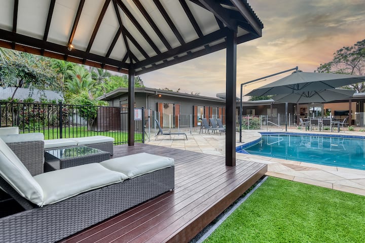 The Last Resort: A Two Pool Luxury Villa - Australia