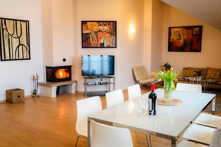 Deluxe 3-bedroom Apartment - Bansko