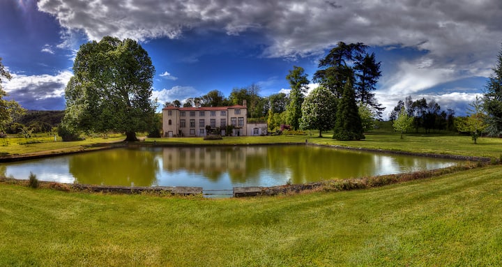 Gîte Au Château  Pour 14 +1. - Clermont-Ferrand