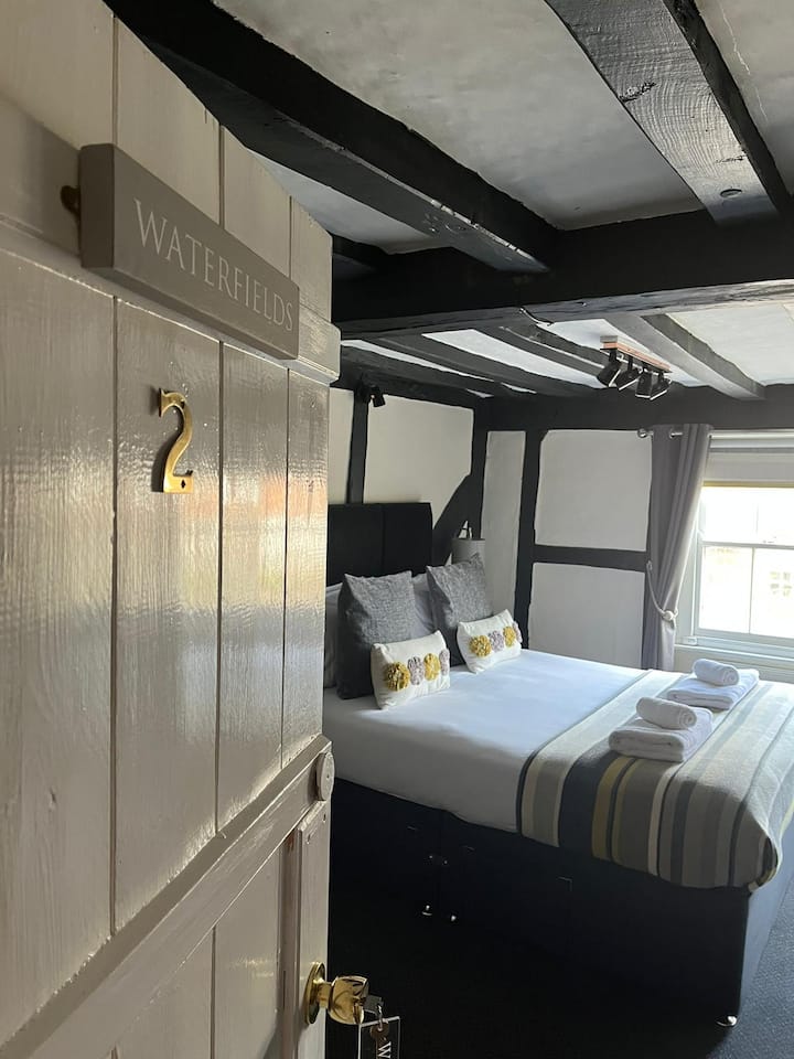 Spacious Ensuite Room In Characterful Country Pub. - Cranbrook, UK