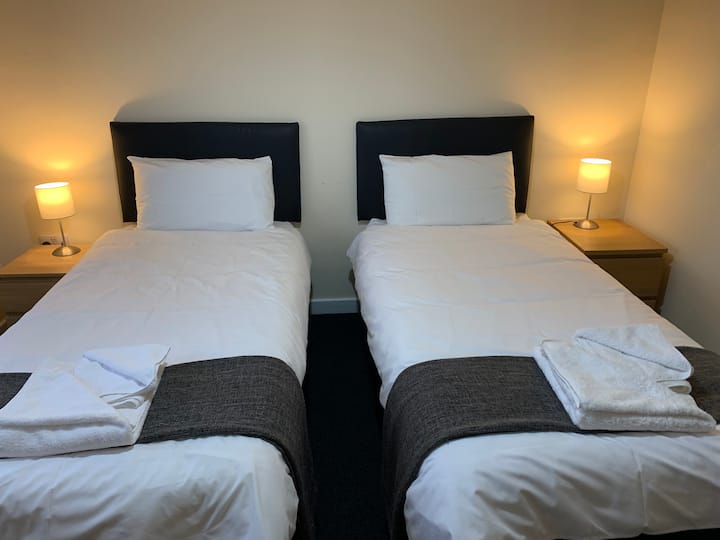 Room 6 Twin (En-suite) Uist Travel Accommodation - South Uist