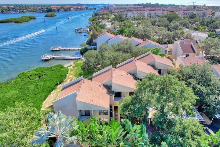 Condo In Siesta Key - Siesta Key, FL