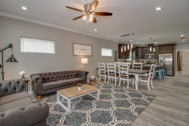 Sleeps 30, Less Than 1/4 Mile Buckroe Beach! - Norfolk, VA