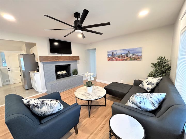 Spacious 5br Oasis W/ Game Room & Fire Pit, Denver - Denver, CO