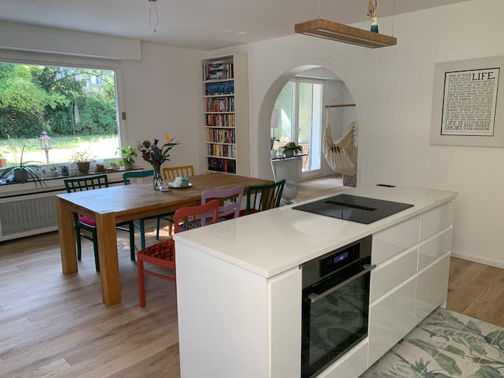 Tolle, Helle Wohnung Mit Großem Garten Und Garage - Hürth