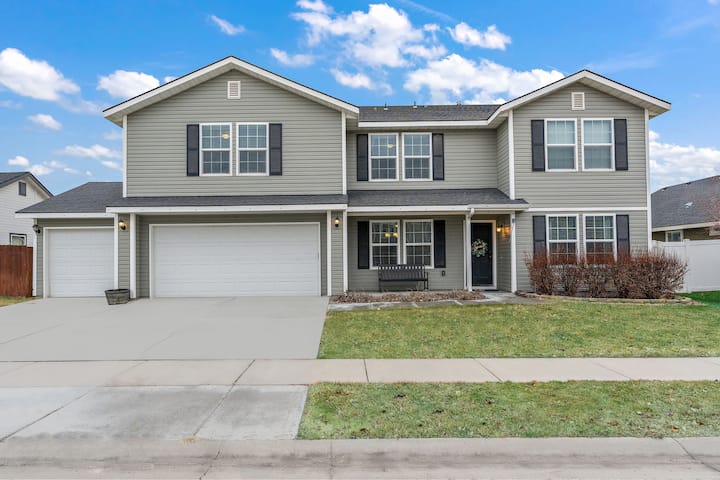 4500sqft Boise Home| 9 Beds & Dual Master| 85" Tv - Boise, ID