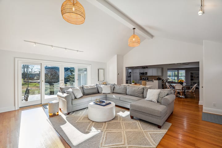 Immaculate Nofo Beach House Steps From Beach - Hamptons, NY