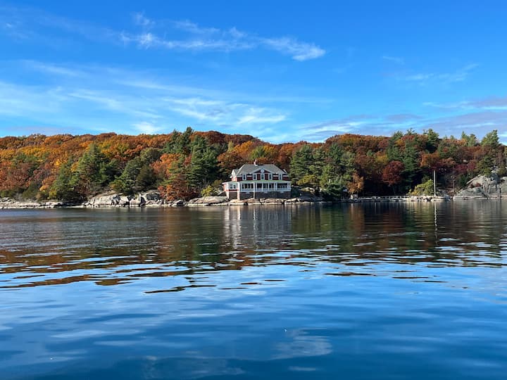The Bluffs At Bluff Island. - Gananoque