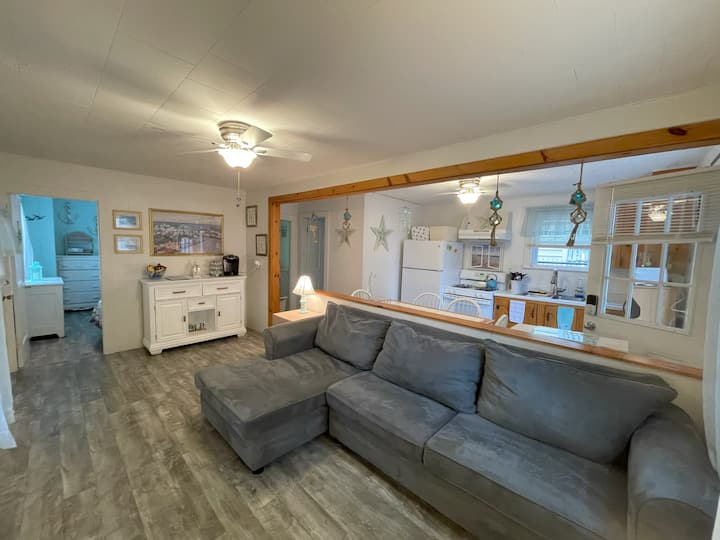 Kim's Cozy Cottage - Hampton Beach, NH