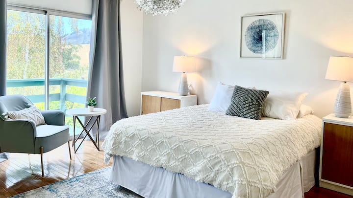 Walk 2 The Beach. 3bd/2ba. Carmel Prime Location - Carmel-by-the-Sea