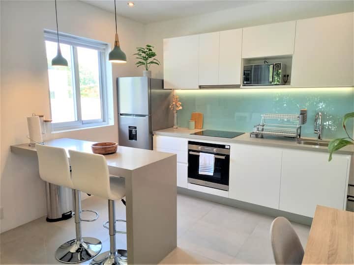 Beautiful 1 Bedr Condo! Pool & Gym, King Bed - Playa del Carmen
