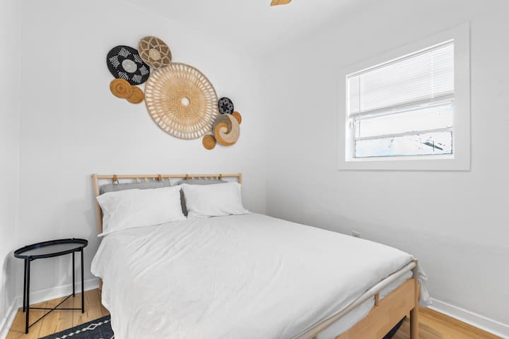 Historic Ybor City Rental Fast Wifi Pet Friendly - Tampa, FL