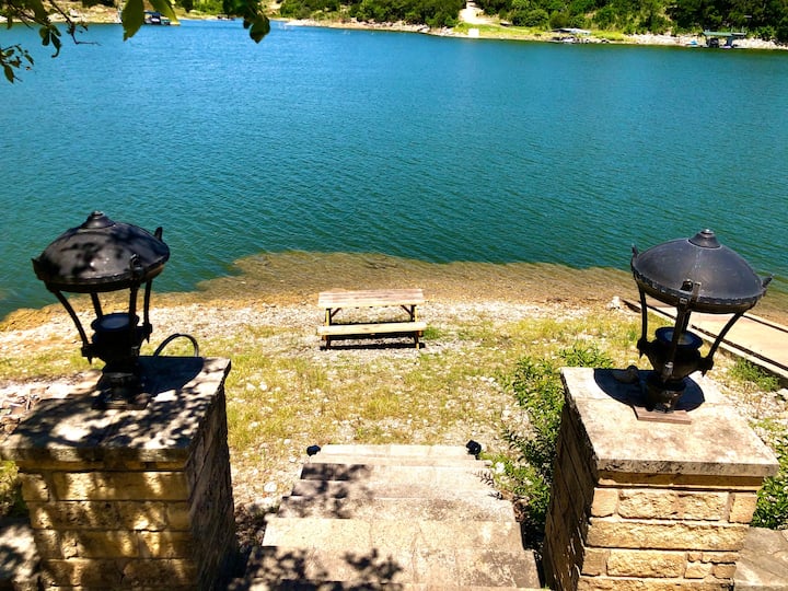 Cowboy Cabin At The Lake - Spicewood, TX
