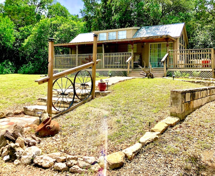 Cowboy Cabin At The Lake - Spicewood, TX