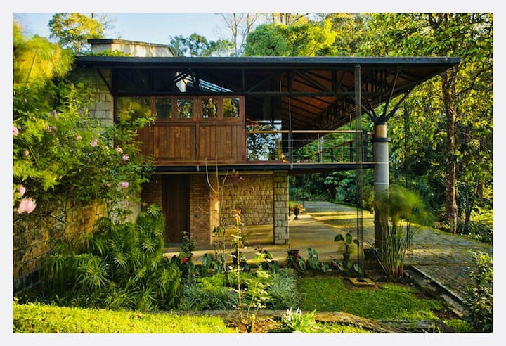 Luxury Bungalow | Charming Plantation Home - Munnar