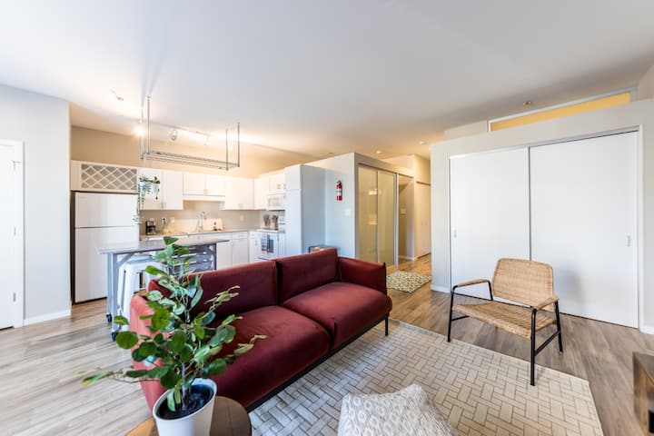 Garage Parking | Cwe Condo Near Stl Hospitals - Washington University, St. Louis