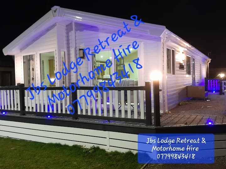 8 Berth 2 Bedroom Luxury Holiday Lodge - Morecambe