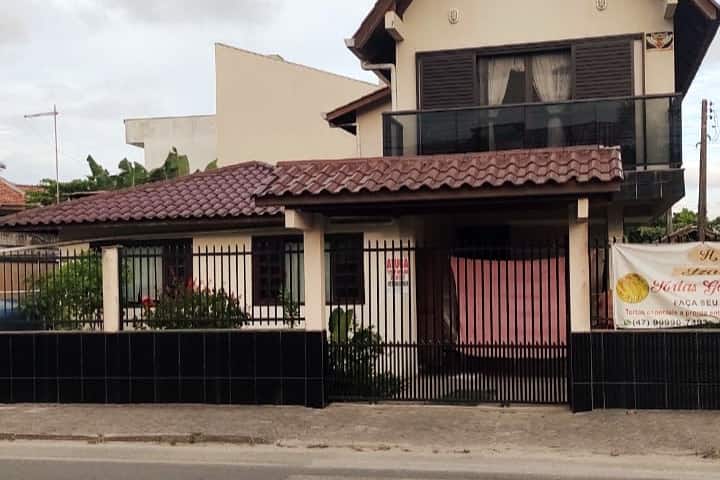 Casa Na Quadra Do Mar De Itapoá - Itapoá