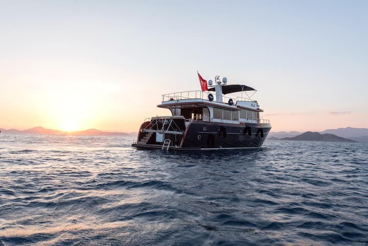 Lüks 4 Kabin Motoryat - Göcek