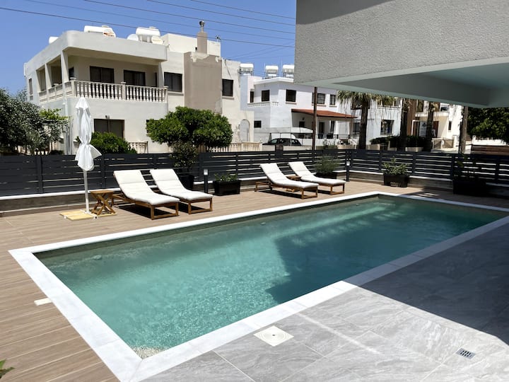 The Mall Residences Between Beach & Old Town - Paphos