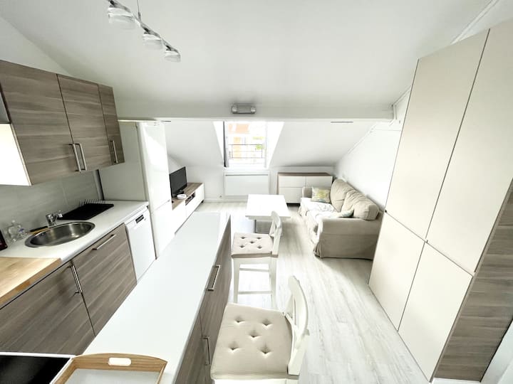 Appartement Ensoleillé Avec Bureau - Nanterre