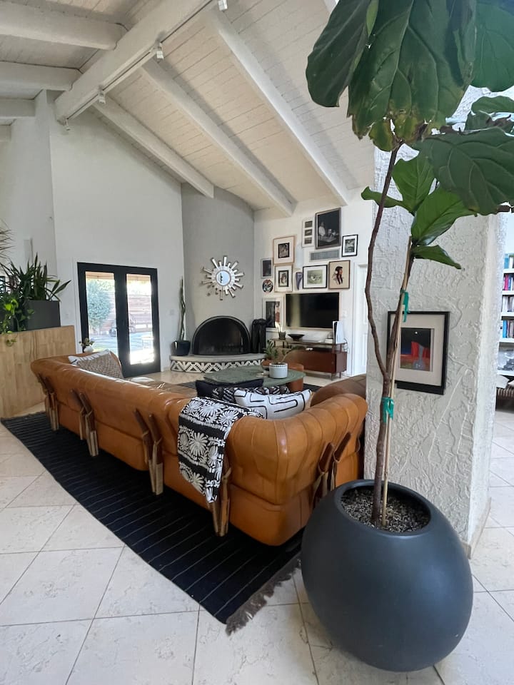 Sunny Desert Mcm Gem - Tempe, AZ