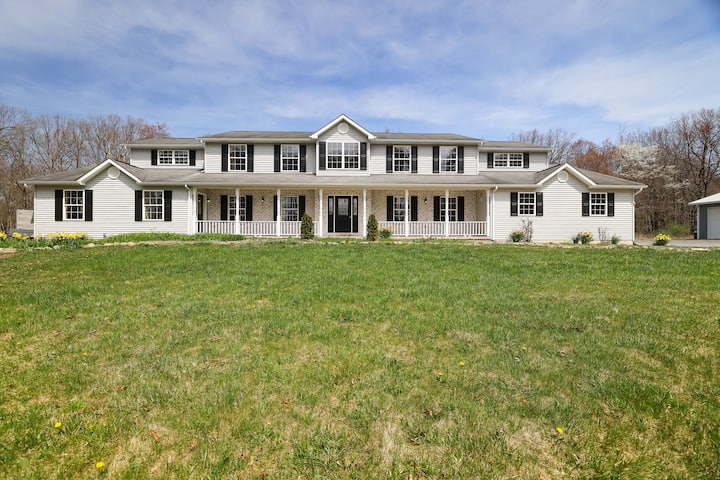 Luxe Lrg Pocono House For 18 Hot Tub/gameroom/pool - Palmerton, PA