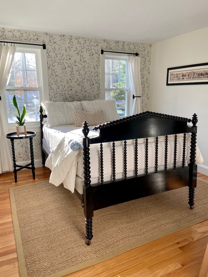 Inviting Home In Central Location-private Entrance - Sandwich, MA