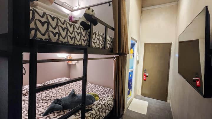 Zenz Capsule Hotel - Female Dormitory - Kulai